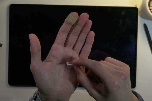 How to insert SIM card in Samsung Galaxy Tab S8 Tablet